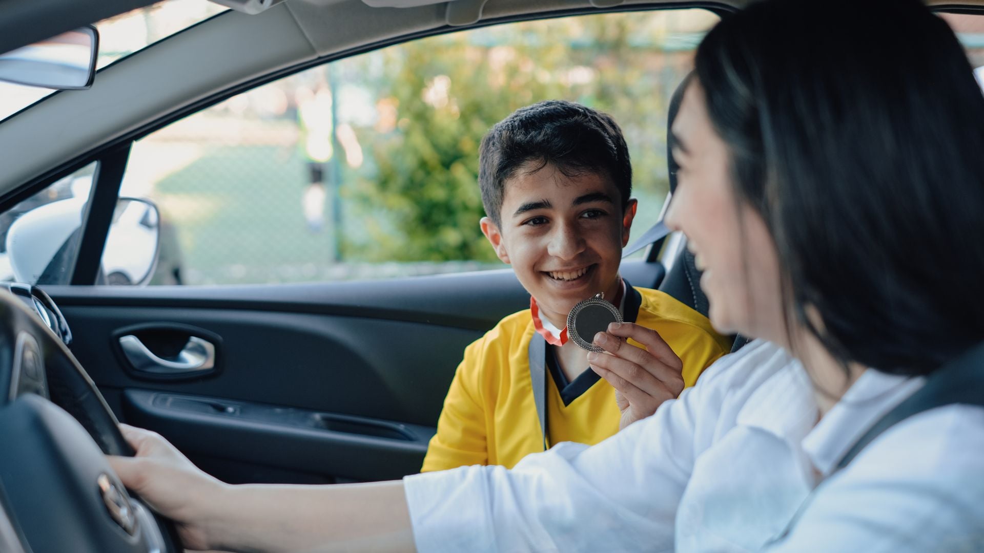 Why A Carpool Mom’s Tift With Another Parent Is Being Applauded