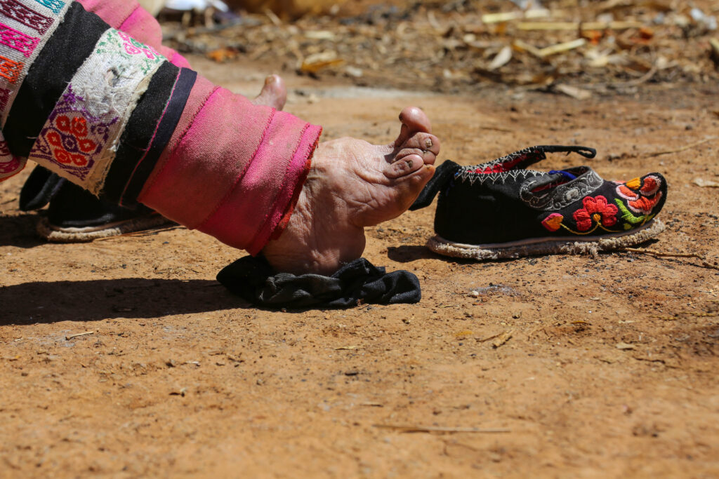 20 Strange Traditions from the Past That Will Leave You Speechless