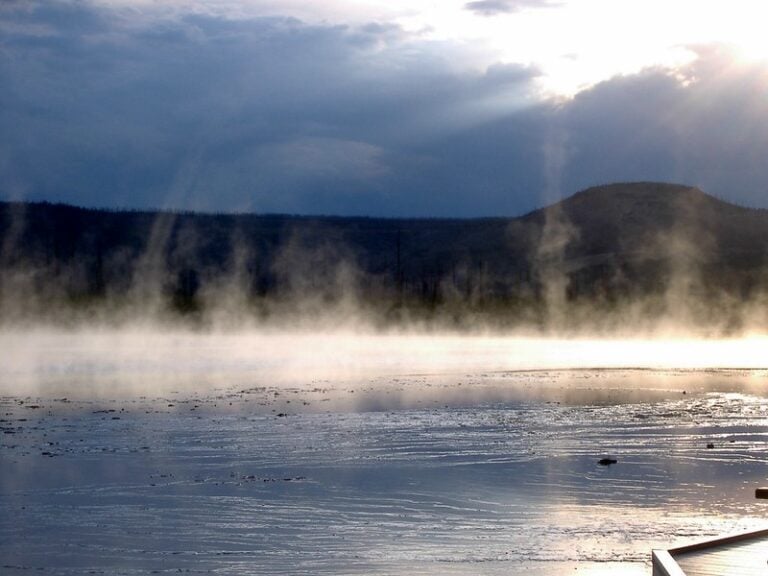 20 Rare Weather Events That Completely Transformed Landscapes