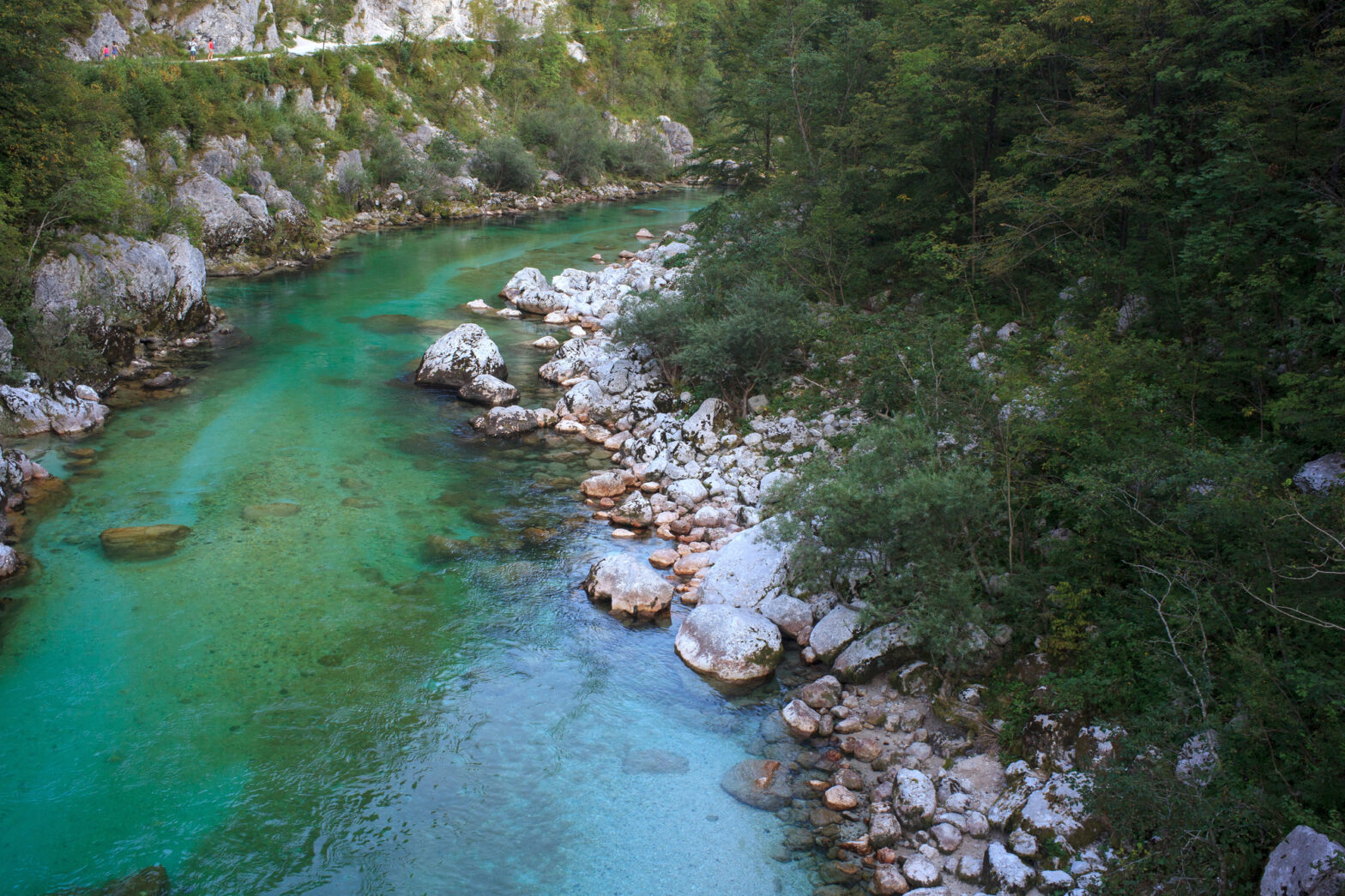 20 Stunningly Clear Rivers You Won’t Believe Are Real