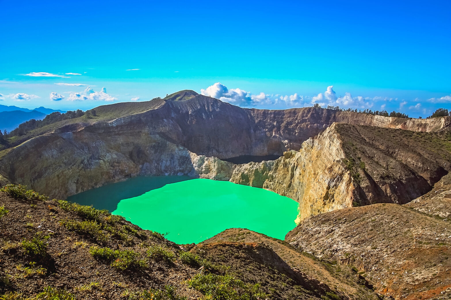 20 of the Most Unusual Lakes on the Planet (and What Makes Them Weird)