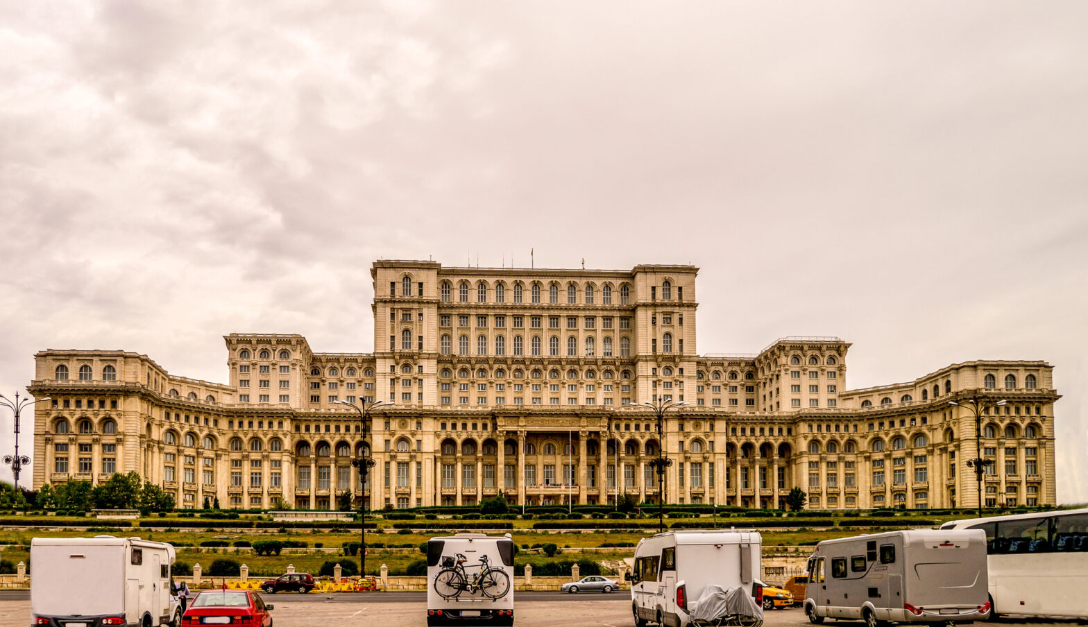 20 Historical Structures Built in Record-Breaking Time