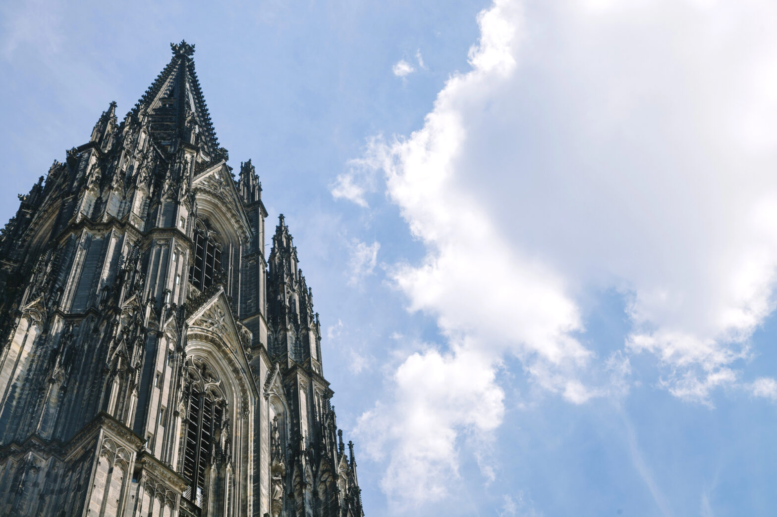 20 Historical Structures Built in Record-Breaking Time