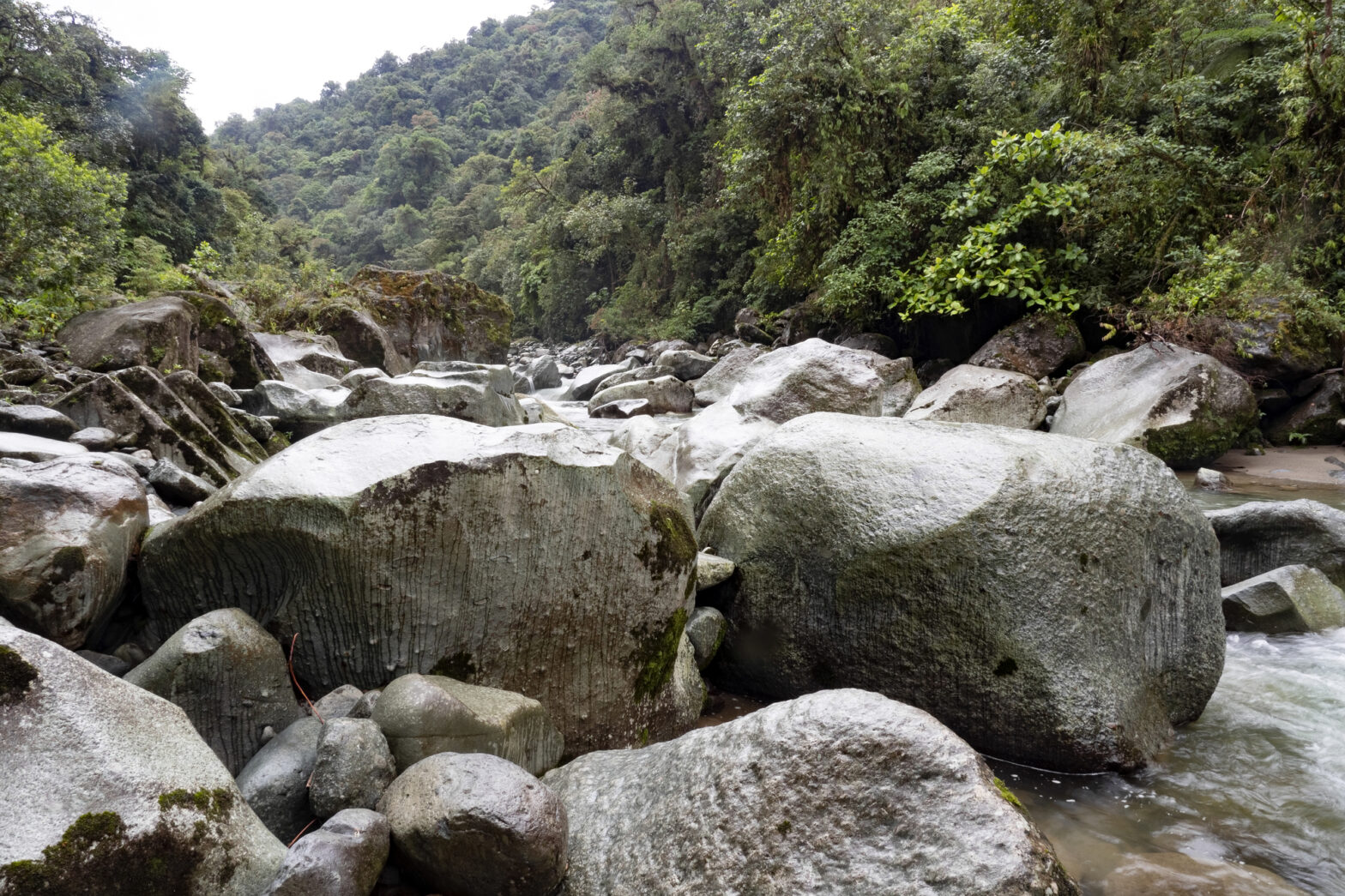 20 Stunningly Clear Rivers You Won’t Believe Are Real