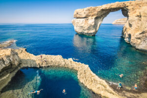 20 Stunning Underwater Landforms That Seem Out of This World