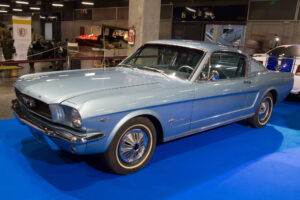 15 Classic 60s Cars That Had Everyone's Attention