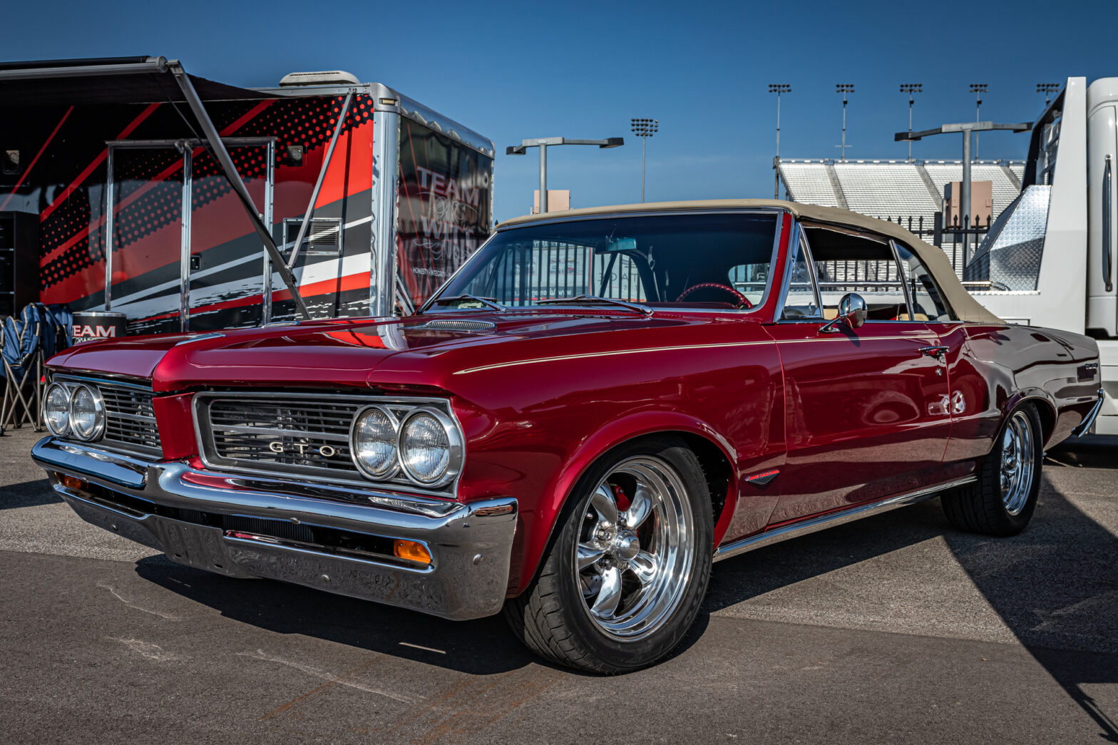 15 Classic 60s Cars That Had Everyone's Attention