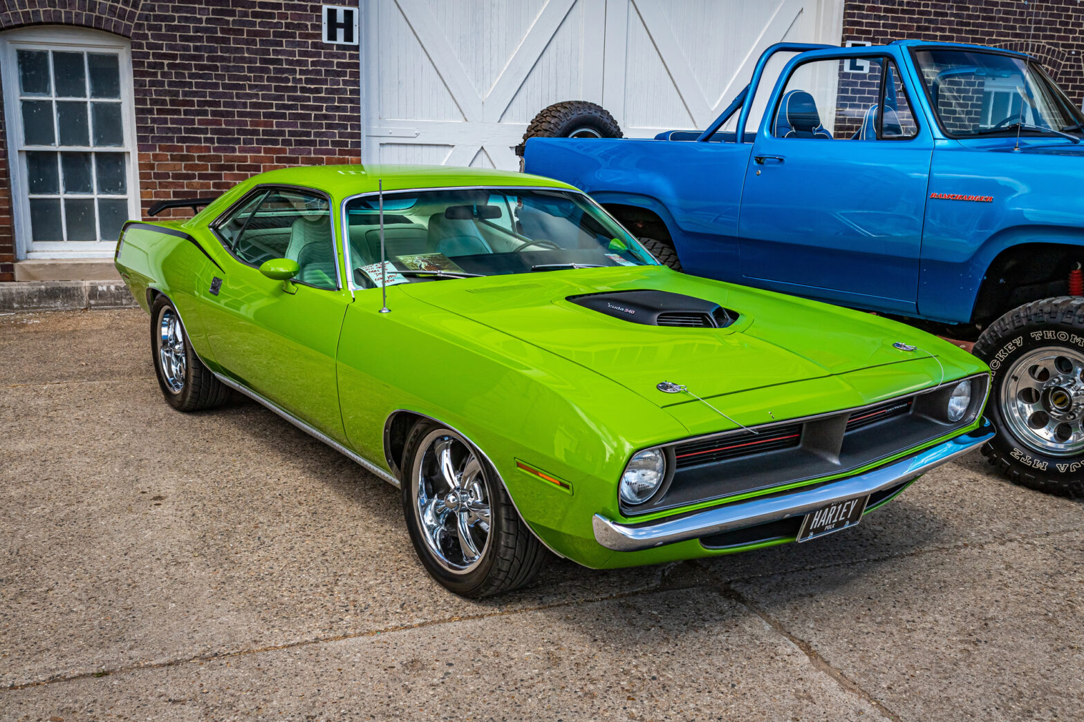 15 Classic 60s Cars That Had Everyone's Attention