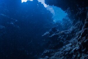 20 Stunning Underwater Landforms That Seem Out of This World
