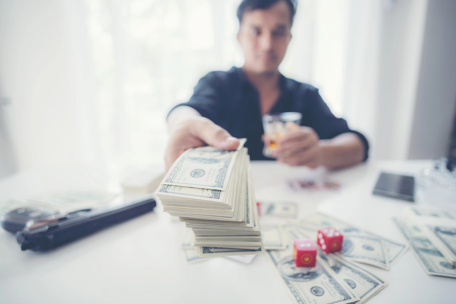 20 Ponzi Schemes That Defrauded Investors of Billions