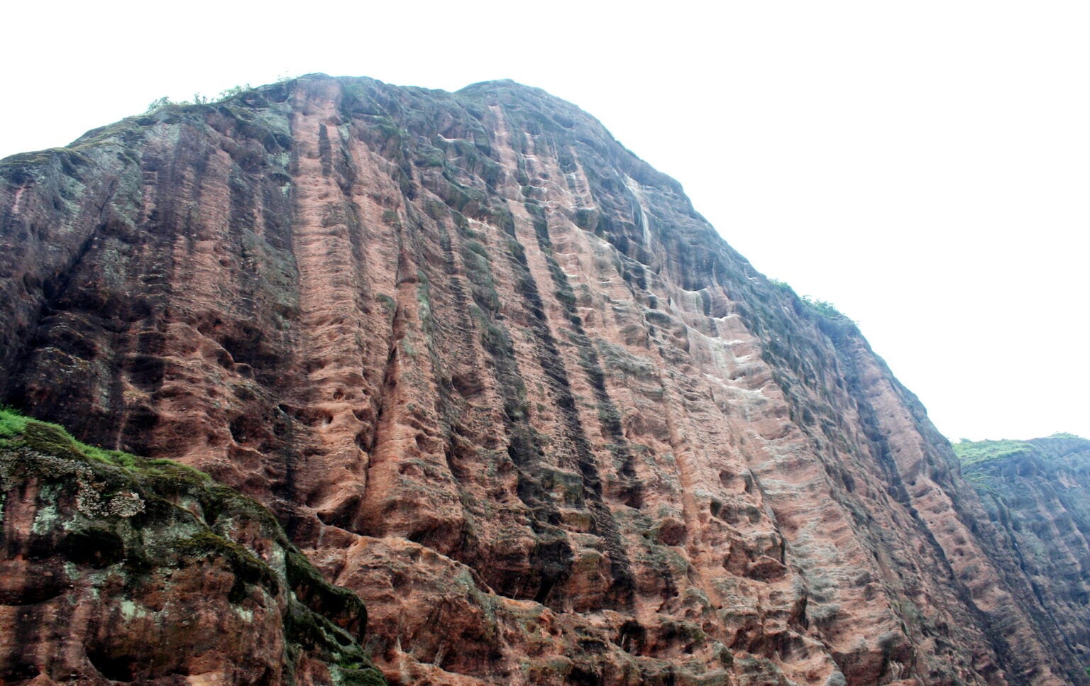 20 Mountains with Mystifying Geological Features