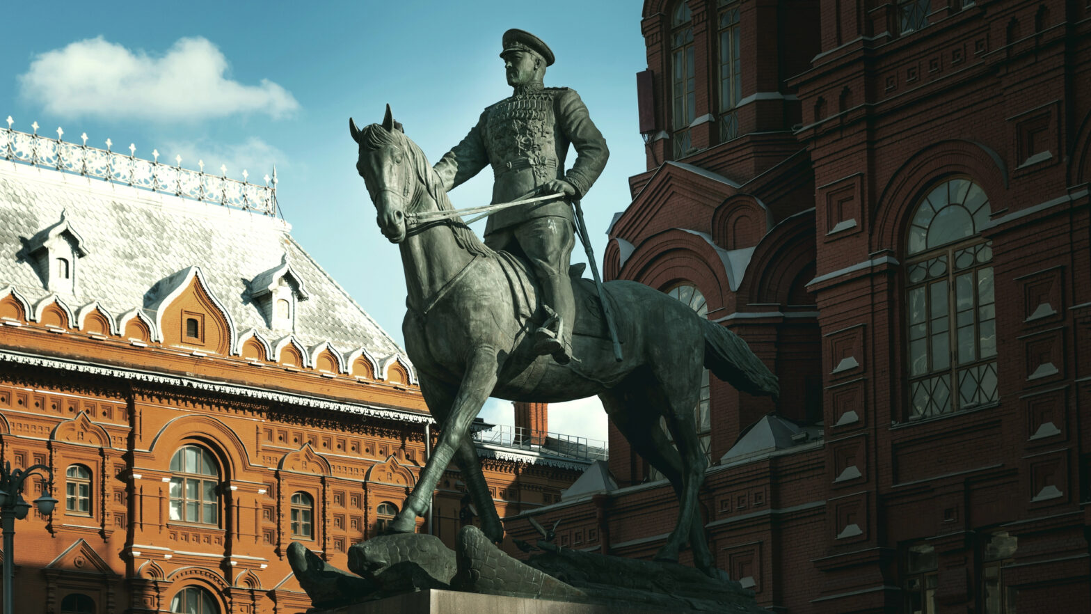 20 Famous Military Leaders and the Strategies That Made Them Legendary