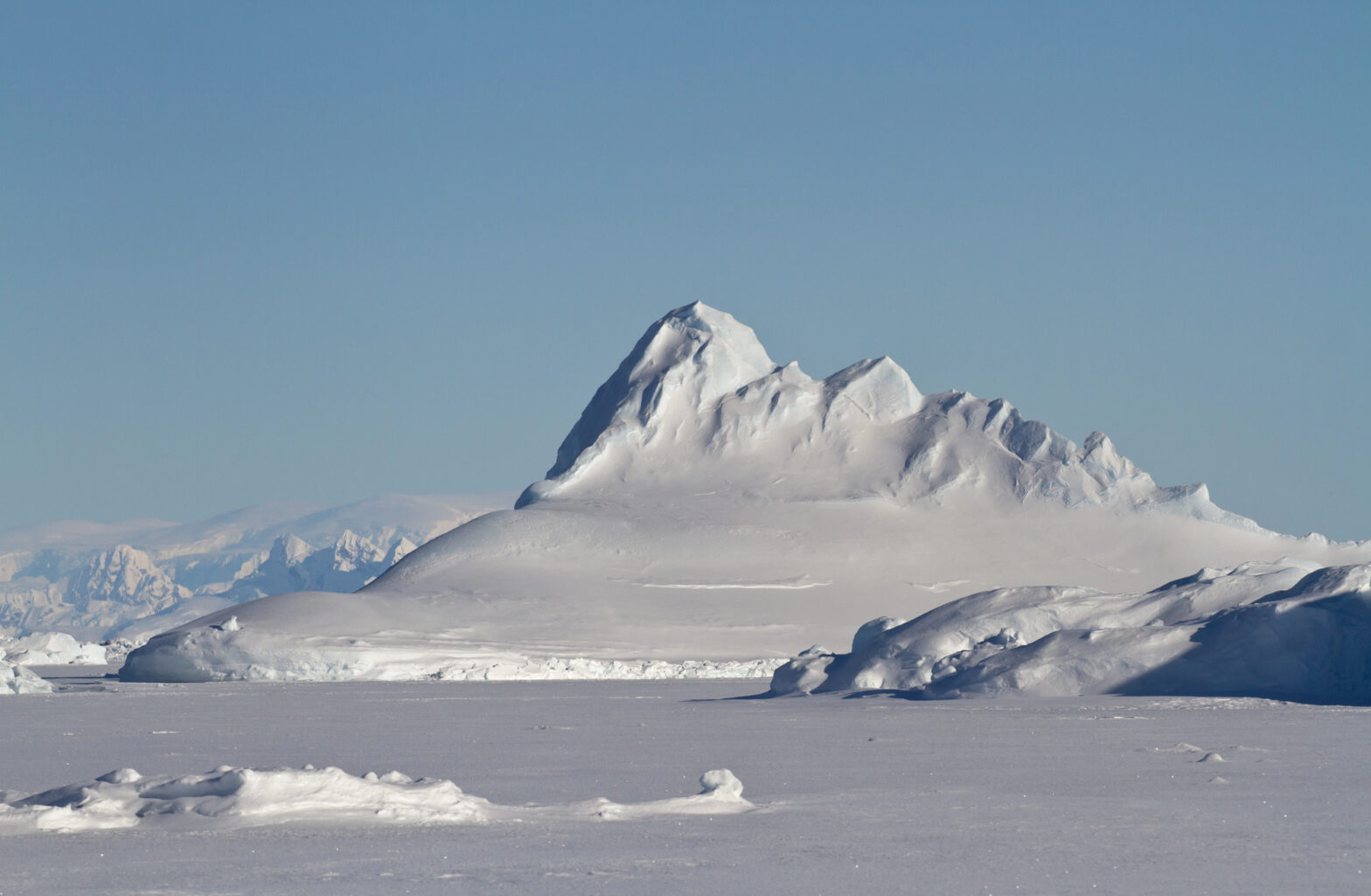20 Mountains with Mystifying Geological Features
