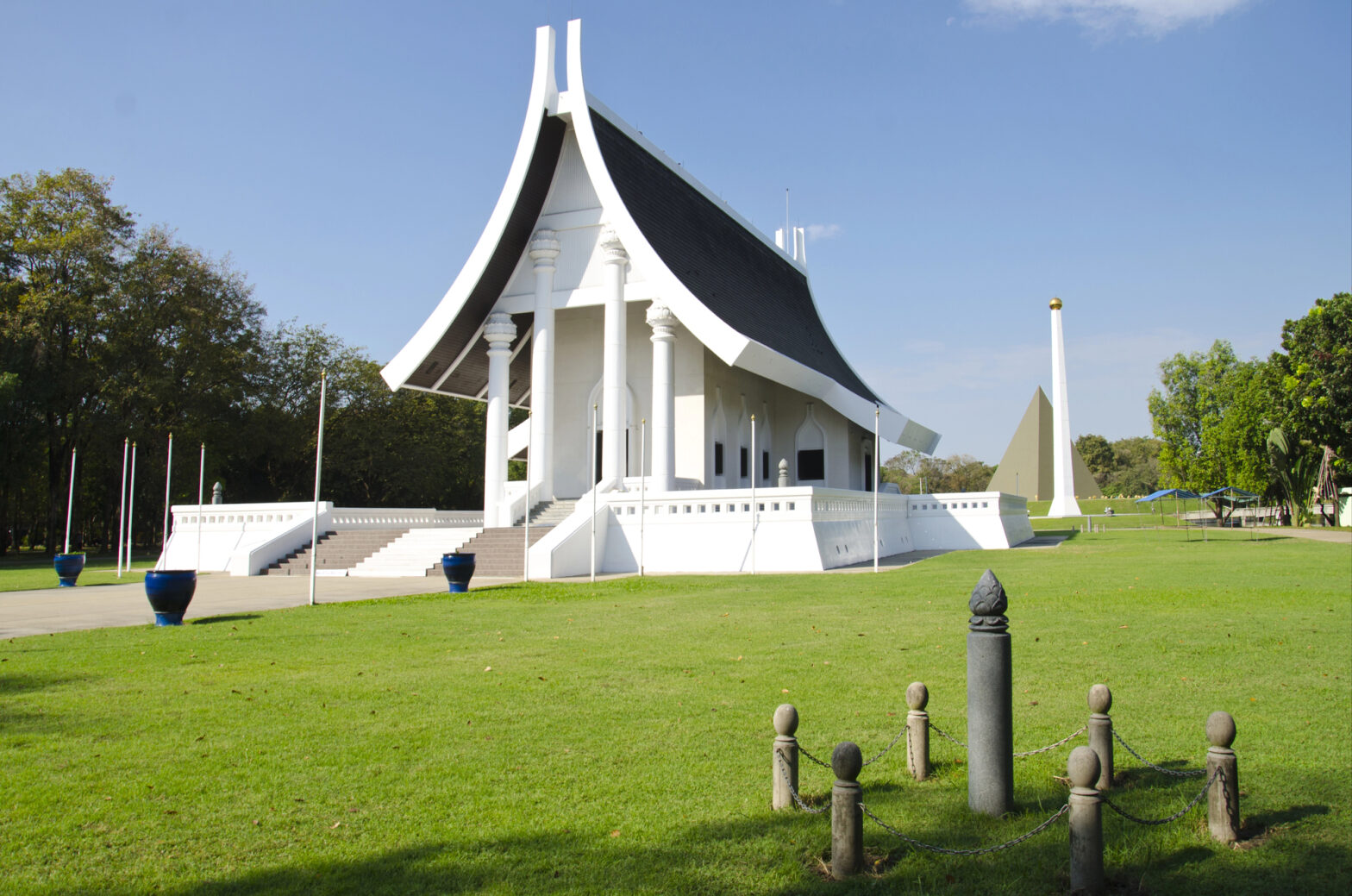 20 Unfinished Monuments and the Stories Behind Them