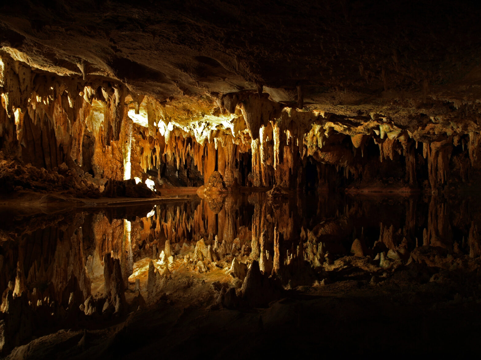 20 Mysterious Underground Caves That Reveal the Past