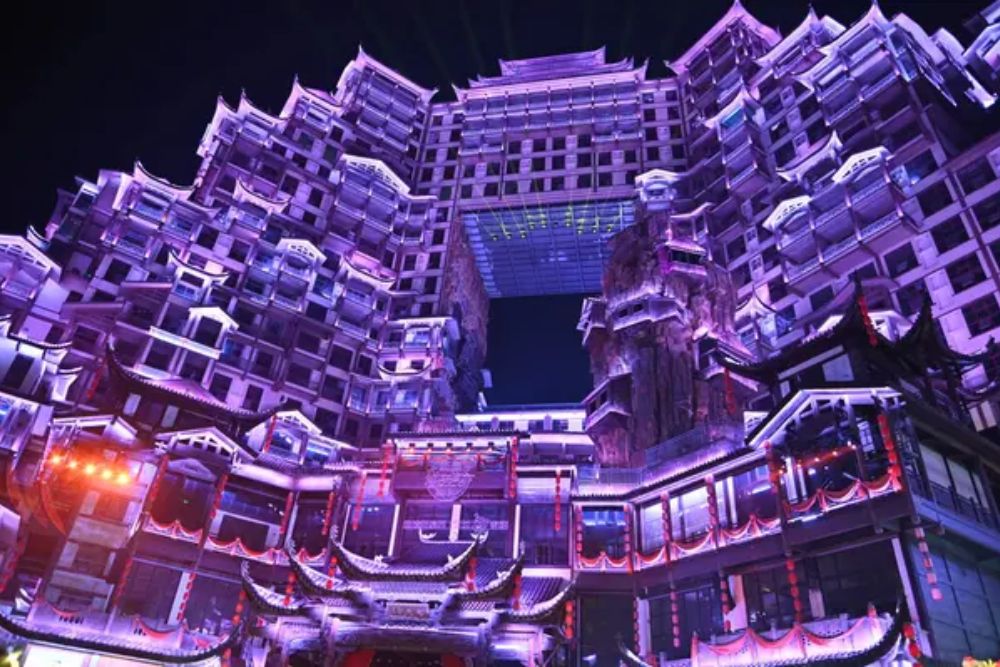 18 Buildings Designed So Strangely, They Became Famous for It