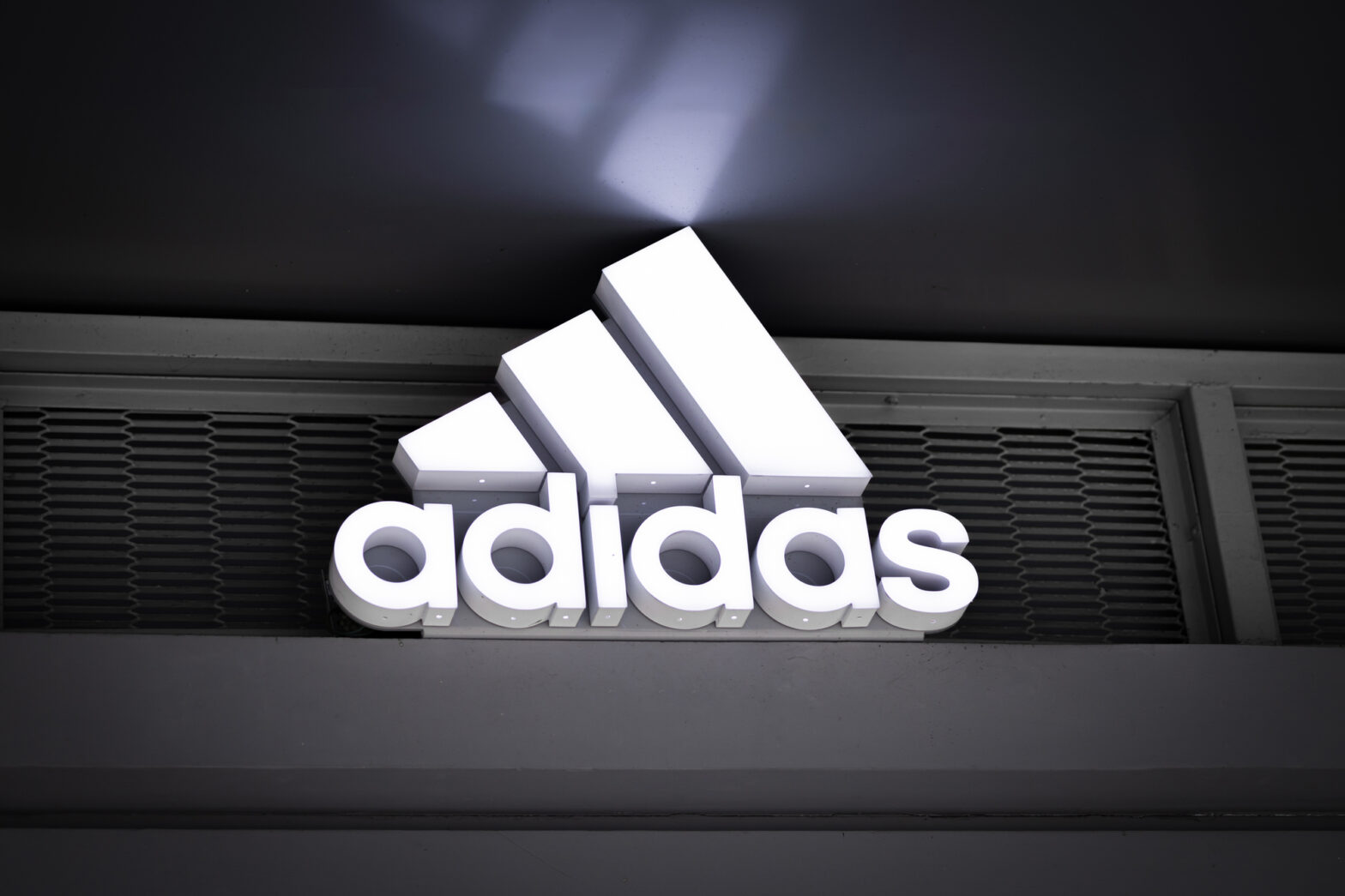 16 Times a Knock-Off Brand Accidentally Became More Popular Than the ...