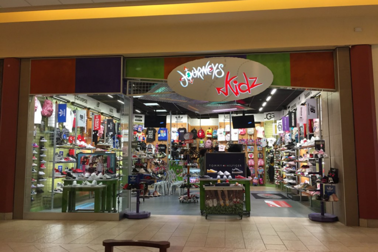 18 Stores That Were Considered "Cool" for Teens in the '80s and '90s