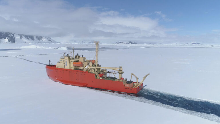 15 Things That Only Happen at the North Pole
