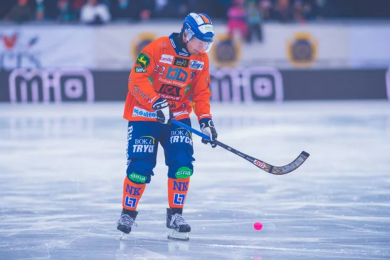 16 Sports Played Only on Ice-Freezing Lakes