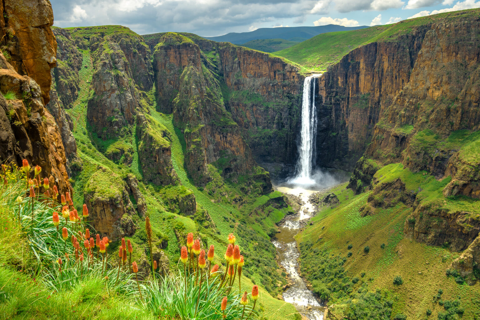15 Nations That Have Surprising Geographic Features