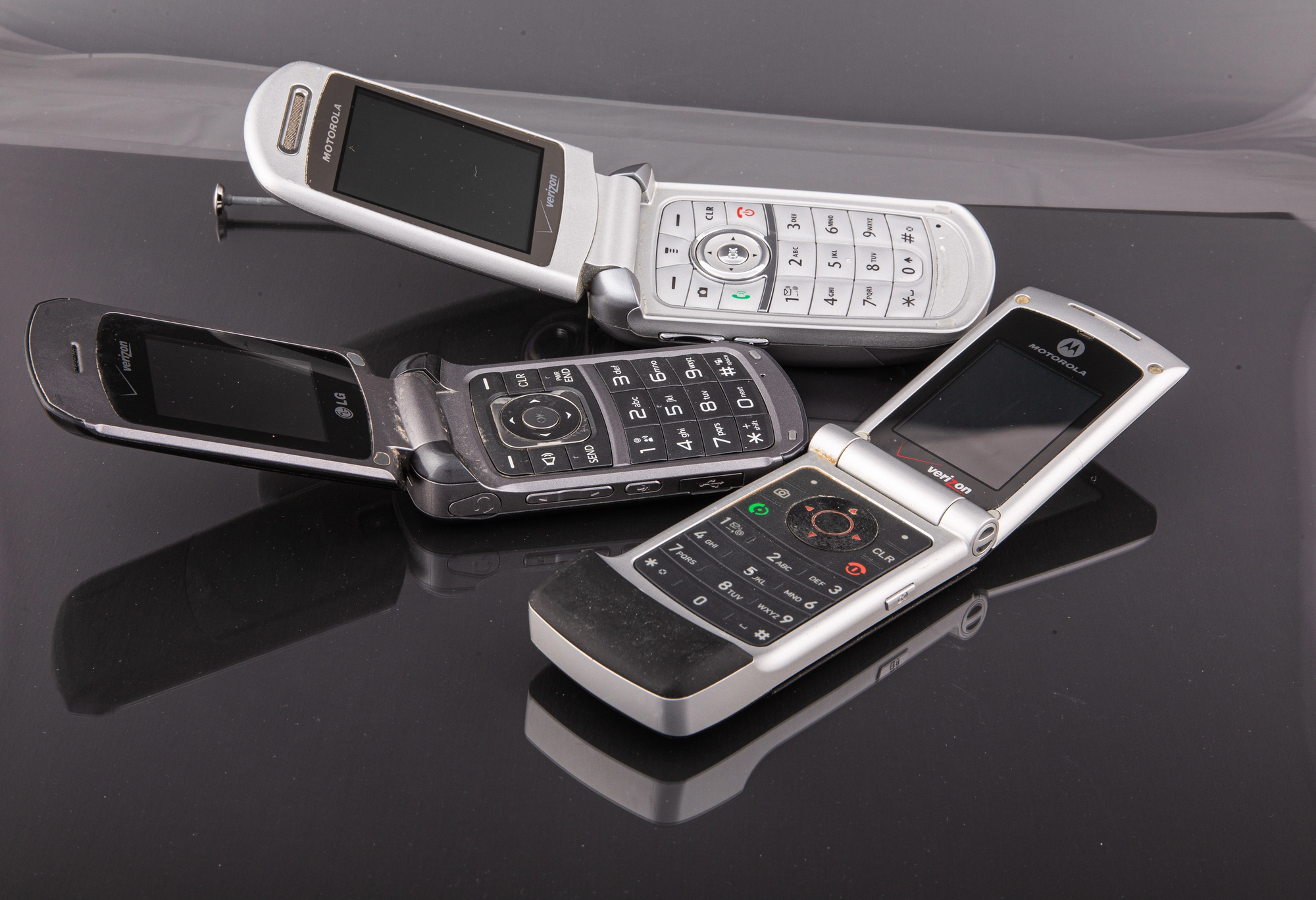 14 Flip Phone Tricks Only Early 2000s Teens Knew