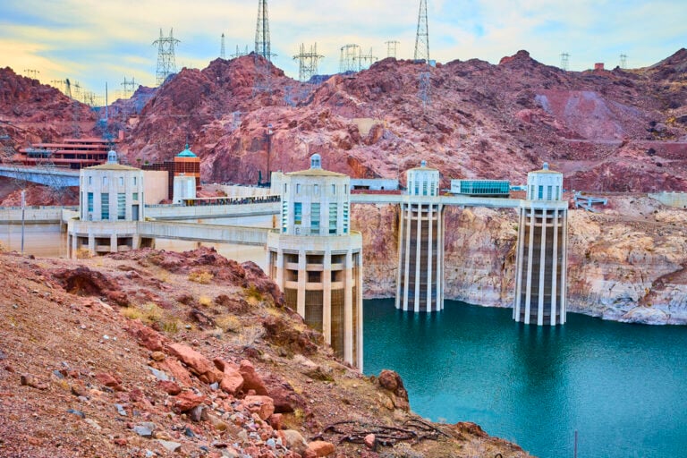 18 Gravity-Defying Phenomena in Nature You Can See