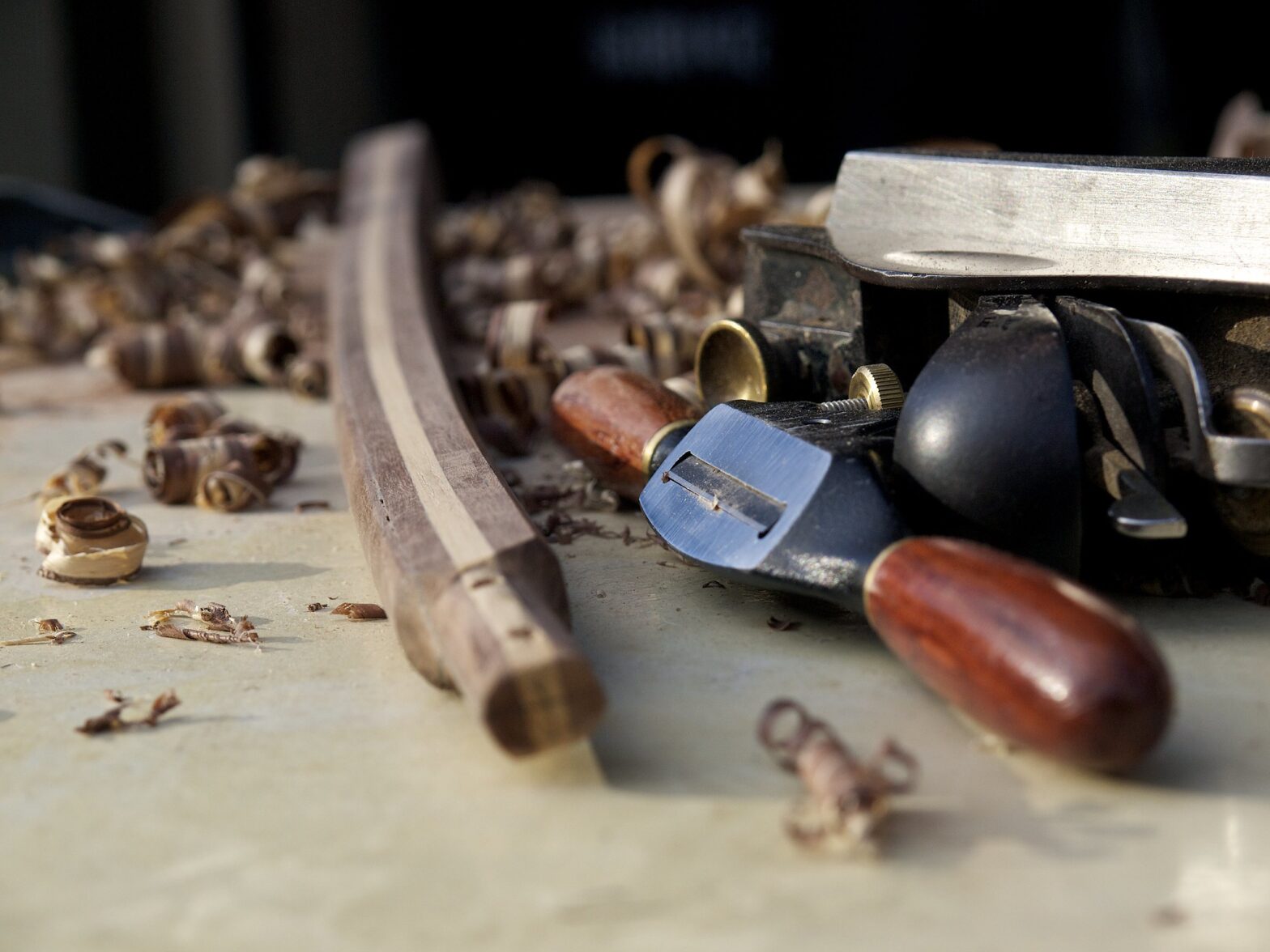 12 Traditional Crafting Tools That Outperform Modern Ones