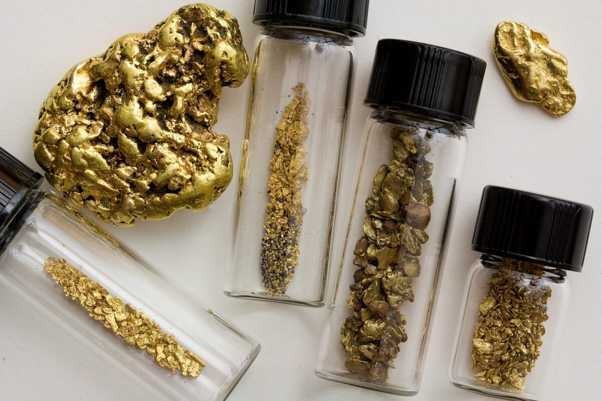 14 Real Treasure Hunters Who Actually Found Gold and Riches