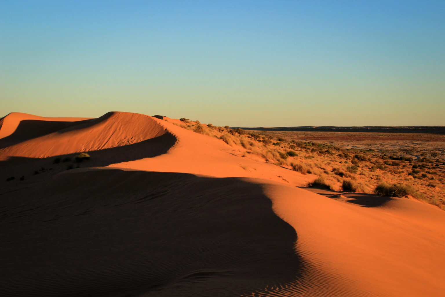 16 Deserts With Underground Water Systems