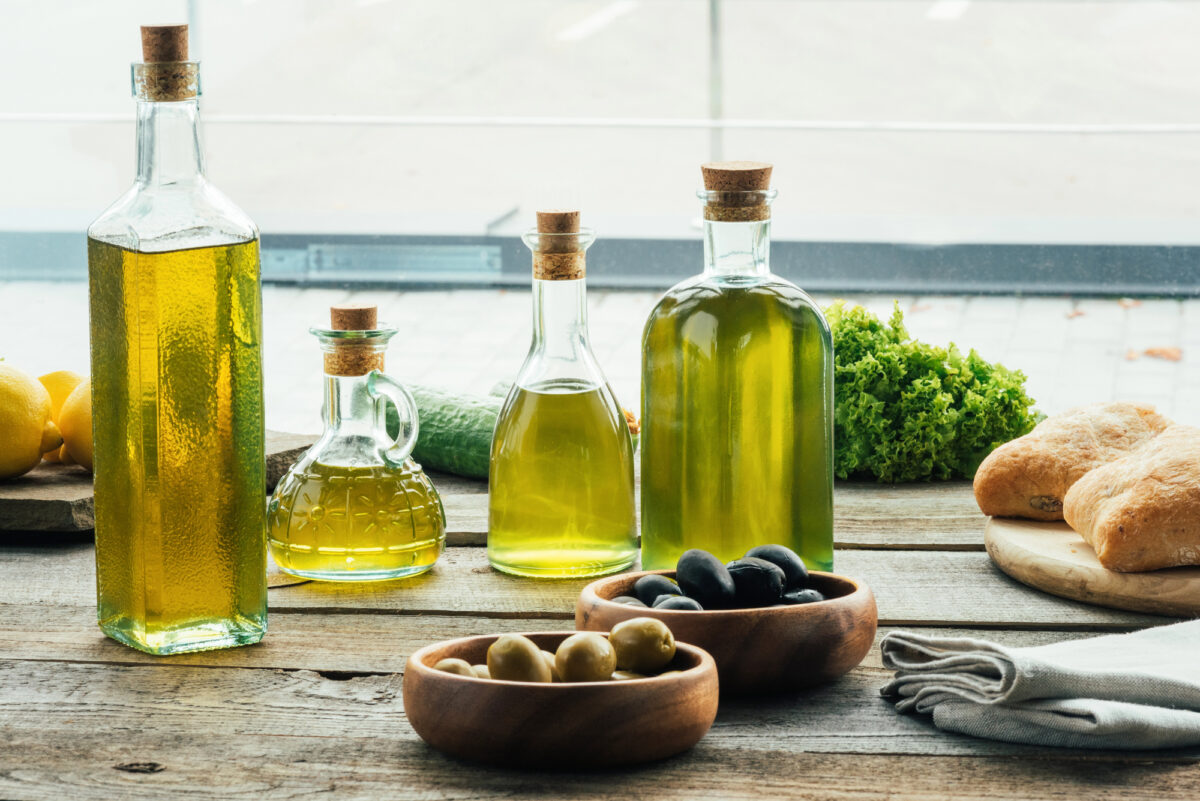 14 Foods That Glow Under Ultraviolet Light