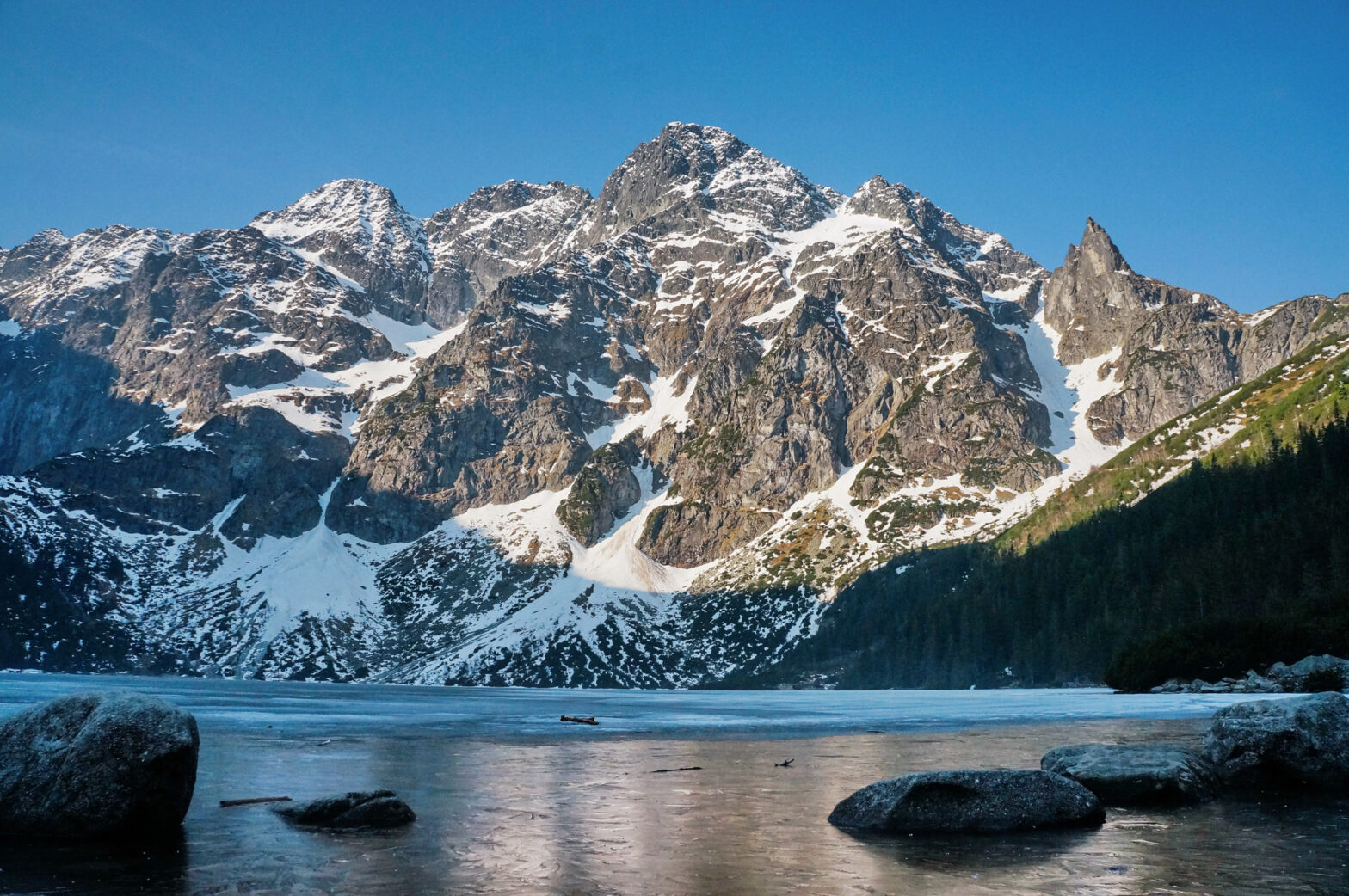 17 Mountains That Change Color by Season