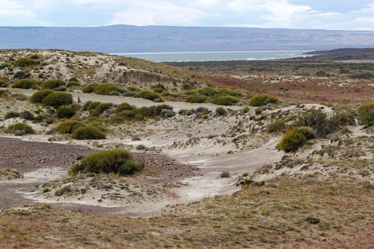 16 Deserts With Underground Water Systems