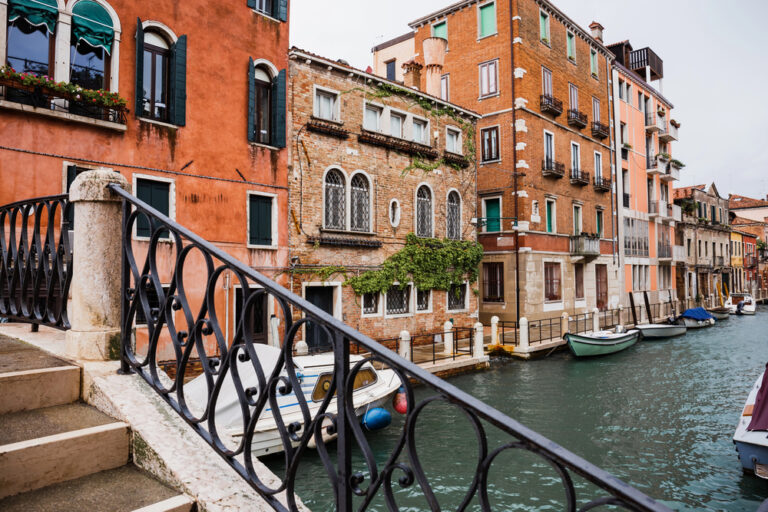 16 Cities Built Entirely Above Water