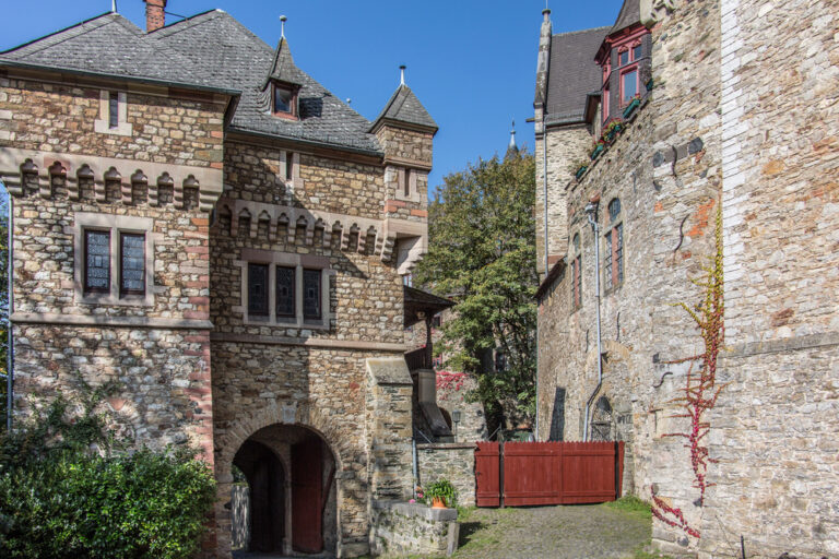 15 Castle Design Features That Gave Defenders the Upper Hand