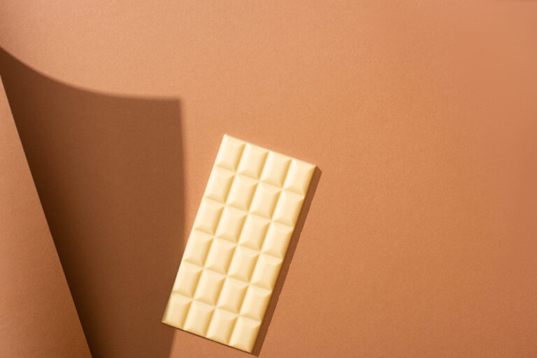 14 Foods That Glow Under Ultraviolet Light