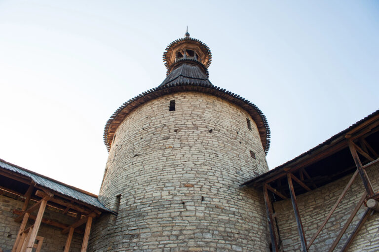 15 Castle Design Features That Gave Defenders the Upper Hand