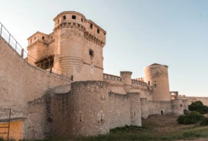 15 Castle Design Features That Gave Defenders the Upper Hand