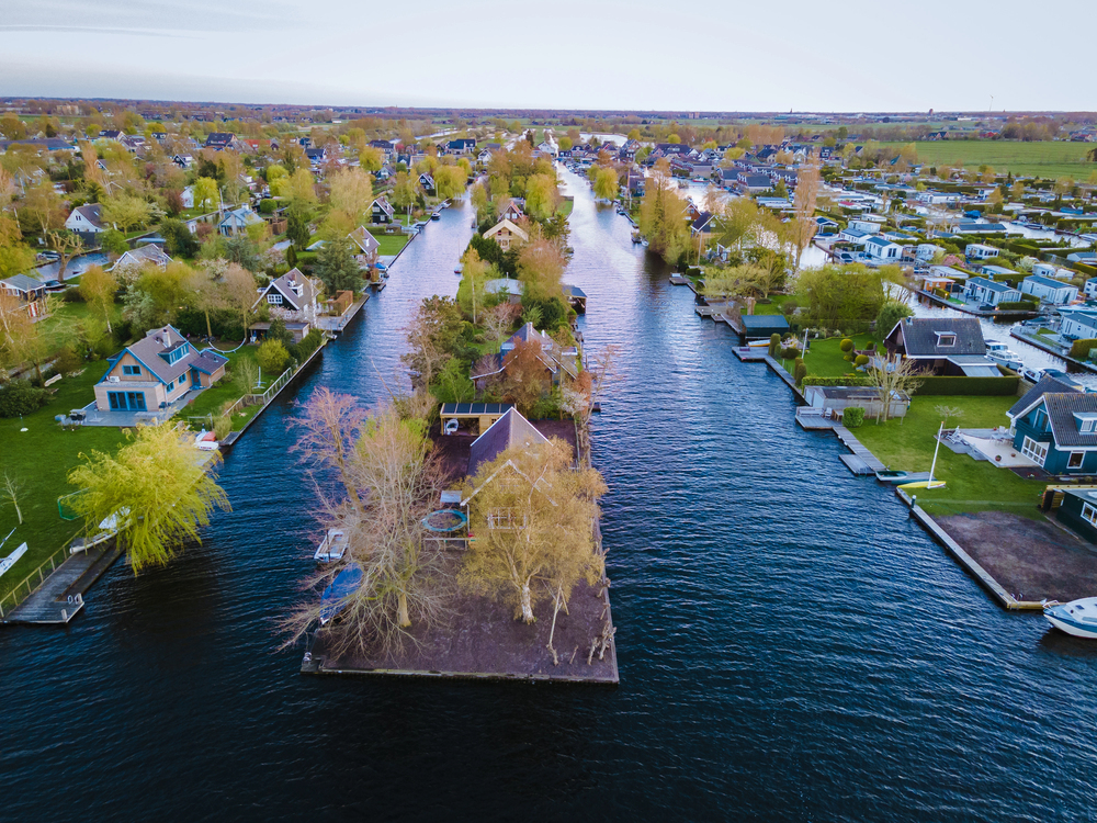 16 Cities Built Entirely Above Water