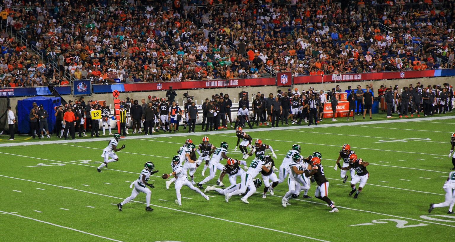 16 Monday Night Football Games That Made History
