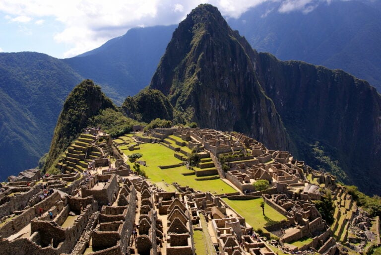 17 Places Built in Seemingly Impossible Spots