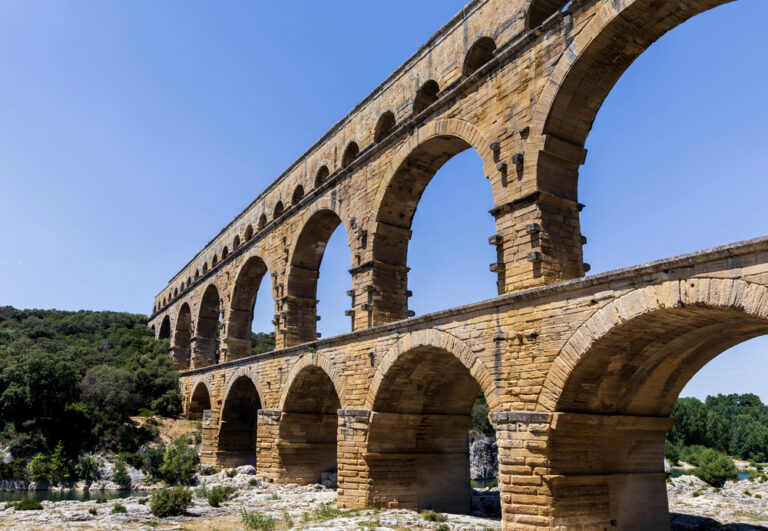 17 Bridges Known for Their Unique Designs