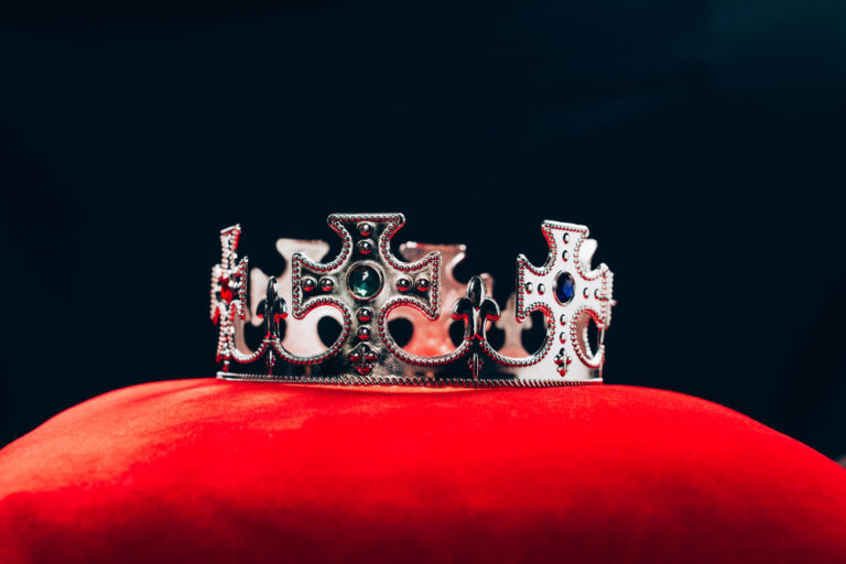 15 Historic Crowns And Their Priceless Gems