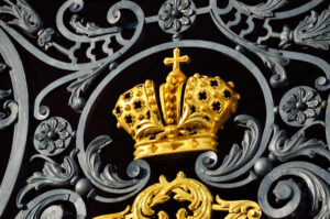 15 Historic Crowns And Their Priceless Gems