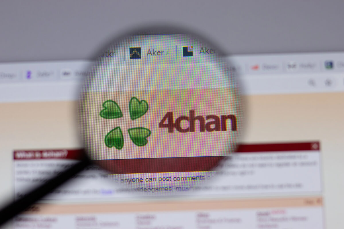 18 Famous Forums That Shaped Online Discussions