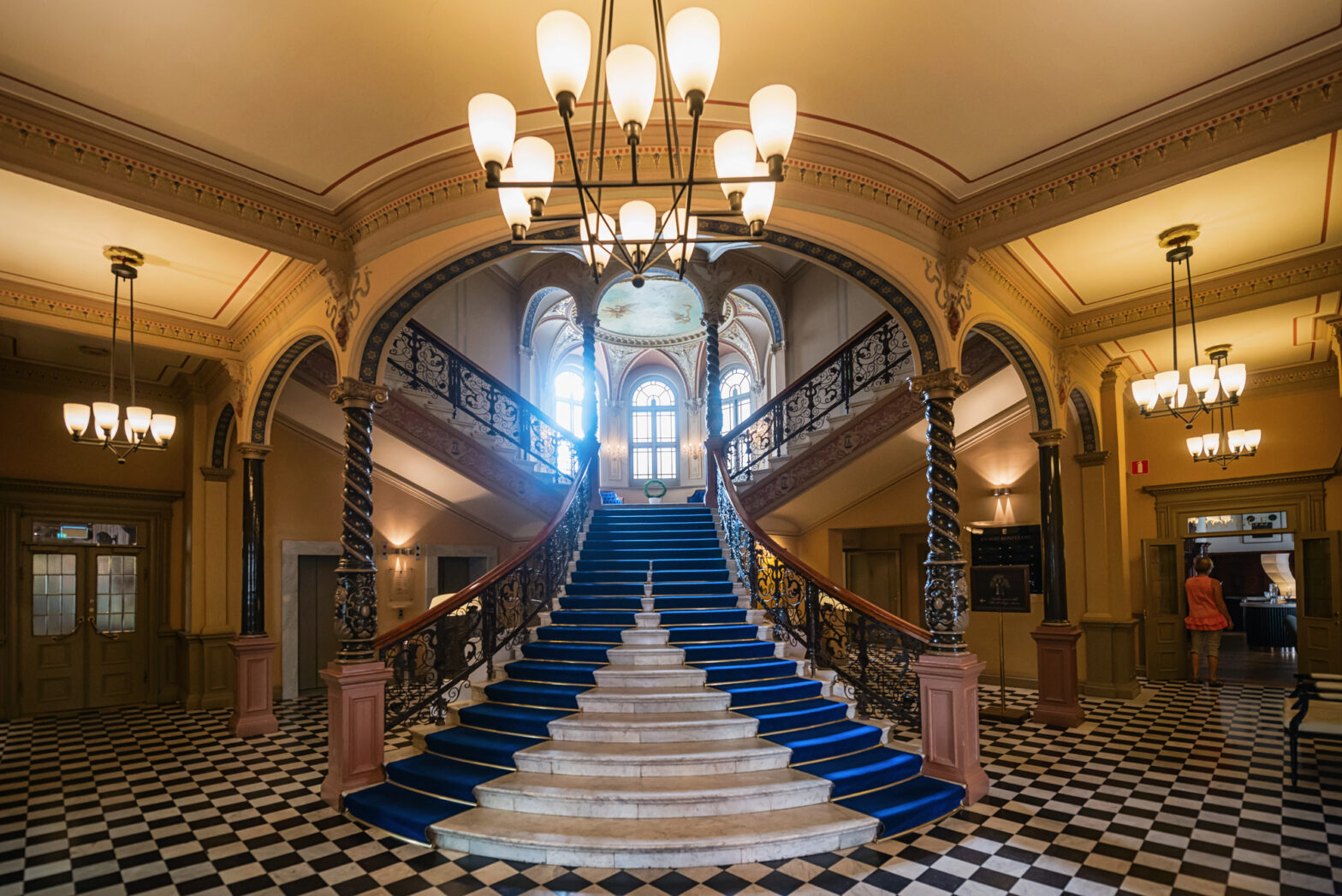 15 Famous Movie Sets With Hidden Details