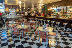 16 Diners Seen in Famous Movies