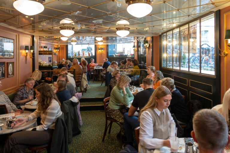 16 Diners Seen in Famous Movies