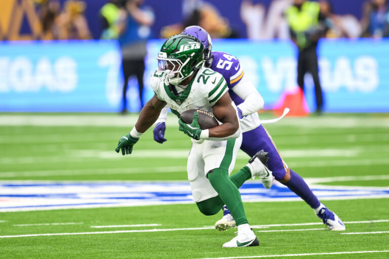 15 Forgotten NFL Players Who Made History