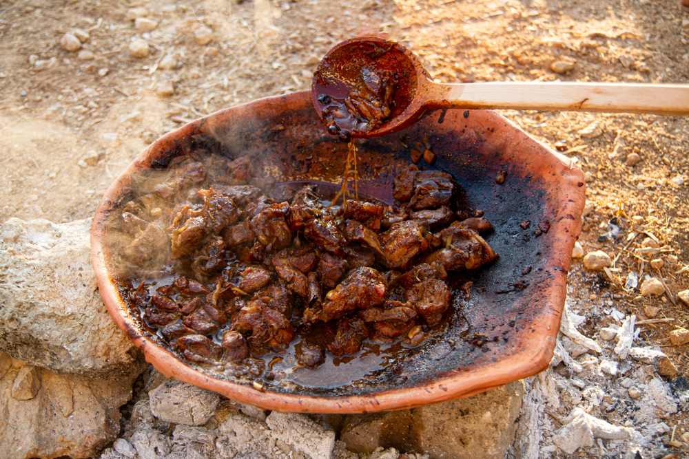 16 Bizarre Cooking Methods from the Past